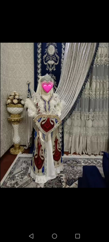 Ansambl adras tillaqoshi bilan