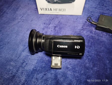 Canon video foto kamera sotiladi