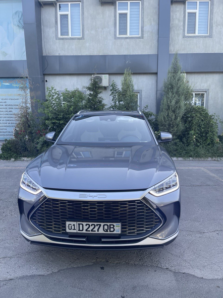BYD Song plus gibrid 2-pozitsiya