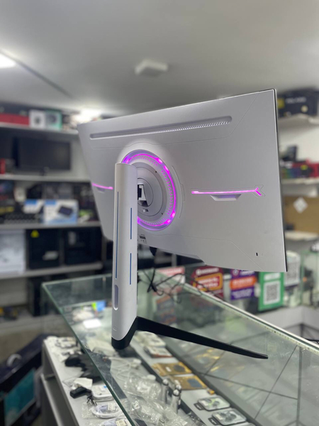 Yangi Igrovoy Monitor 240 герц