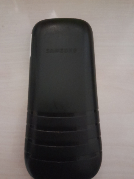 Assalom alekum telefon sotiladi samsung imeidan utgan