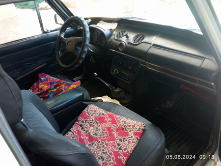 Vaz2106 sotiladi 1200 $