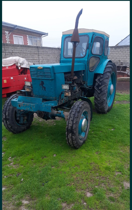 Traktor t40 sotiladi