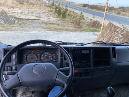 Isuzu срочна сотилади, нархи $79000