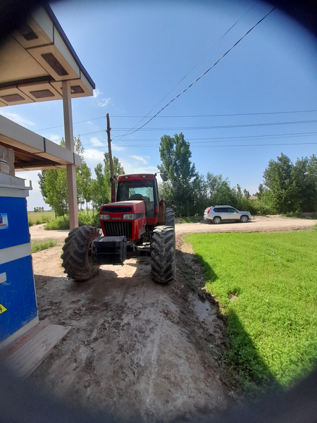 Mamunt traktor sotiladi