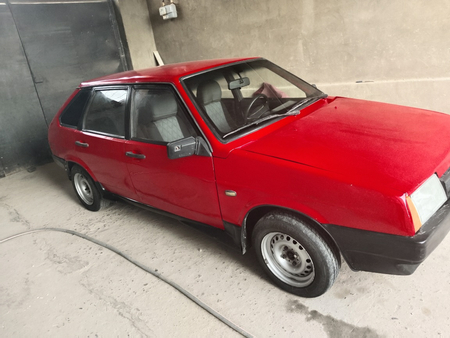 Lada samara 2109 sotiladi