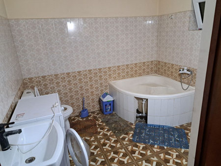 Urganch Karat kafeni orqasinda 2 xonali