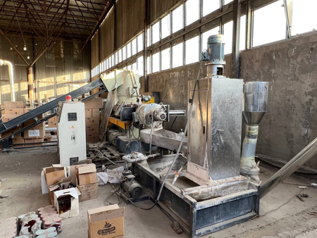 Granulator sotiladi kam ishlagan