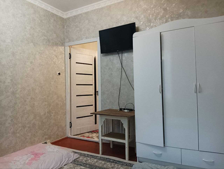 Срочно продается 4х комнатная квартира   ЮНУСАБАД 19 КВ.(м999)