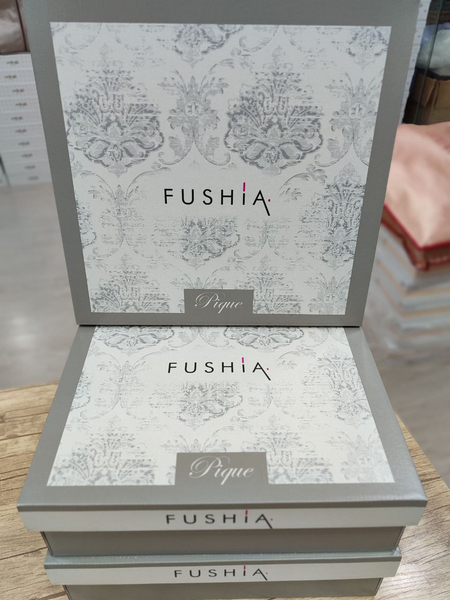 Пледы от бренда Fushia
