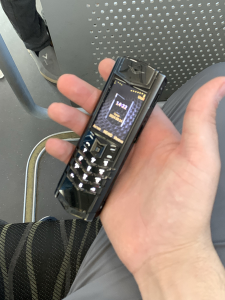 Vertu Signature
