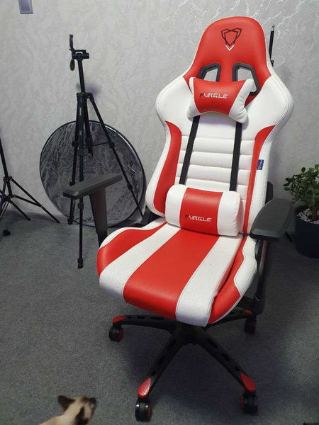 Игровое геймерское компьютерное кресло