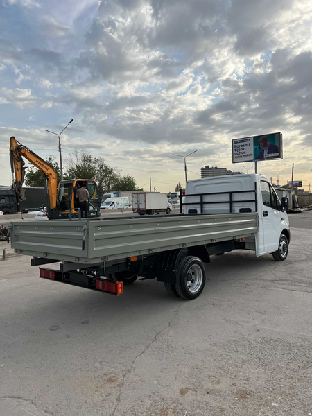 Газель Бортовой Full 3 metr 2024 tayyor 3 tonna 2,7L Motor kredit bor!