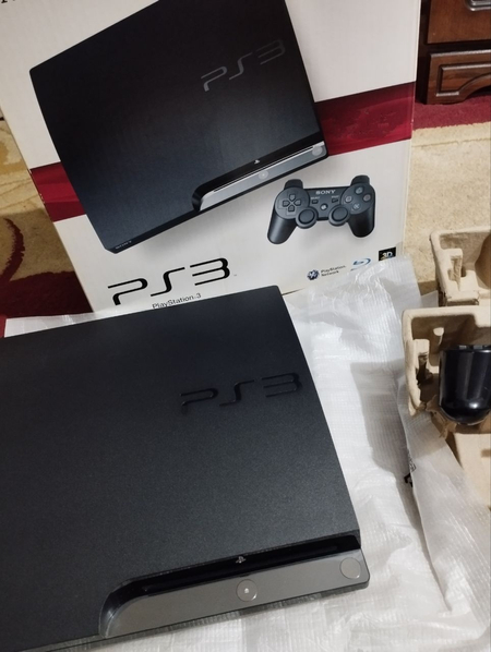 Playstation 3 slim 320 Gb ishlashida momo yoq