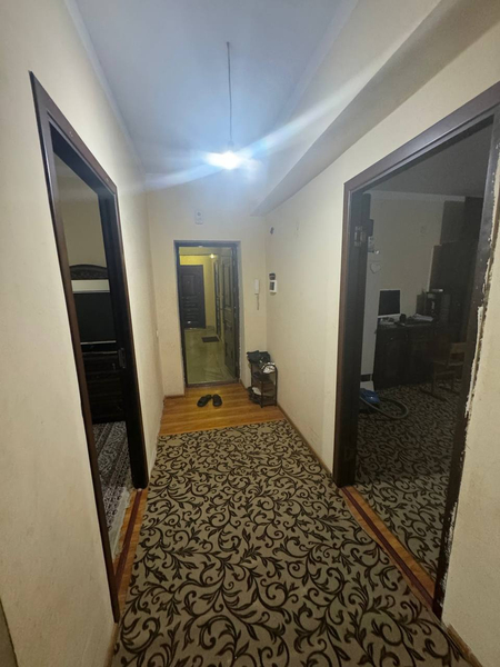 Sotiladi srochna 8 xudud  dvaynoy zal uch xona qisa boladi