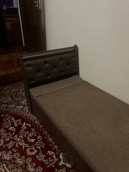 Bir kishilik kravat sotiladi