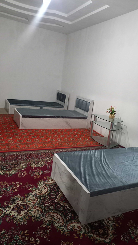 Кизларга хона берилади. 600000 сум.