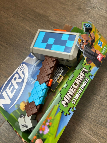 Бластер молот Nerf Minecraft Stormlander F4416