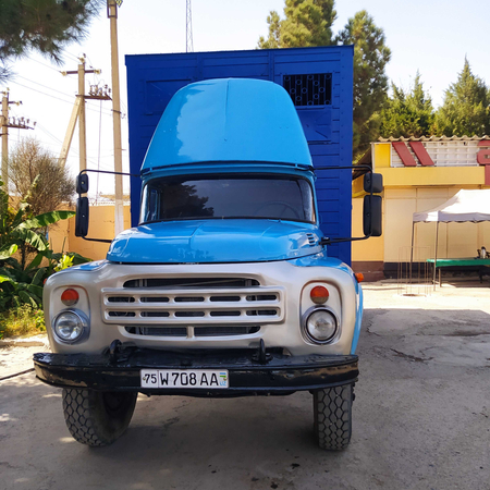 Zil 130 ural mator