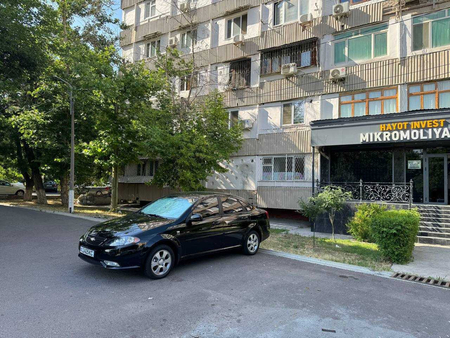 ПРОДАЁТСЯ под нежилой Ул Ойбек 50м2 1 ое линя 2 х ком