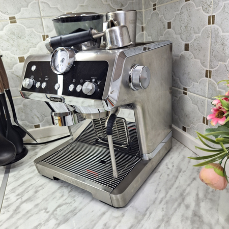 Delonghi Кофе Машинка ПРОДАМ СРОЧНО