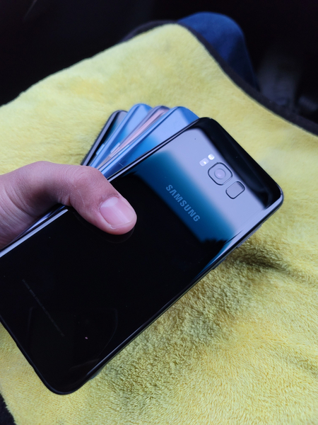 Samsung Galaxy S8 Plus DUOS. OzU 6 GB. Hotira 128 GB. Rangi har xil