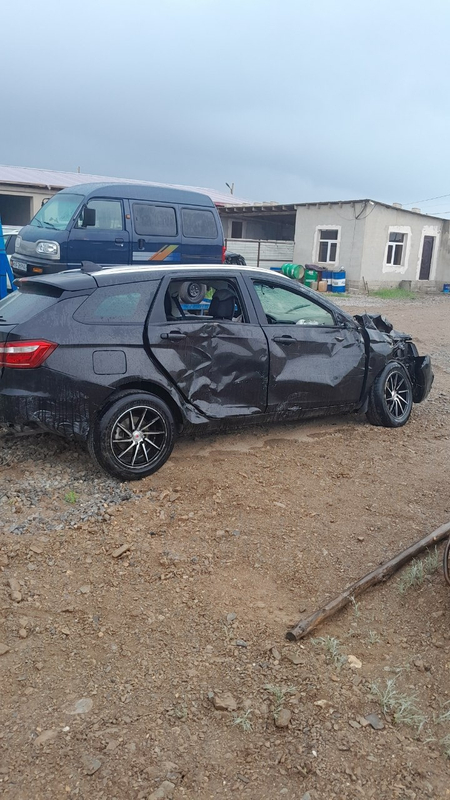 Lada vesta sotiladi avarenniy yili 2019 yurgani 1 krug benzinda