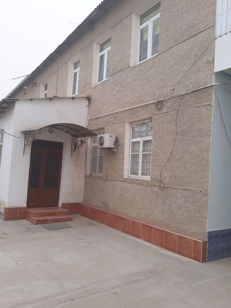Продается 2-х этажный кирпичный дом от собственника в городе Бухара.