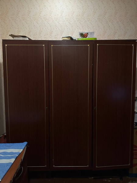 Шкаф б/у в нормальном/рабочем состоянии