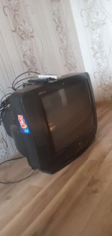 Televiz antenna tynerr hammasi pulti bilan