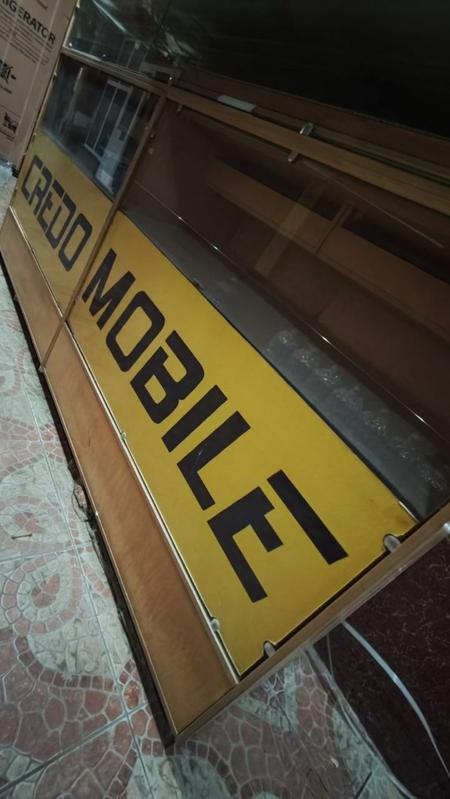 Telefon va aksesuar uchun vitrina