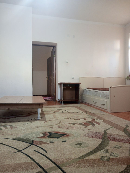 Arenda kvartira Sergeli moshina bozorni yonida