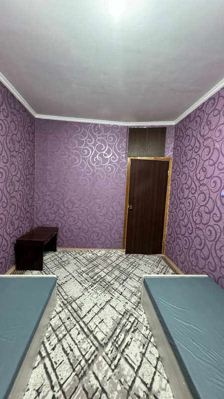 Чиланзар 20а метро близко 2 остановки сдаю квартиру 2/4/9 всё есть!