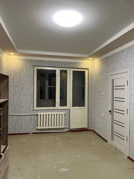 1 комнатная квартира с балконом 1,5х6 чиланзар