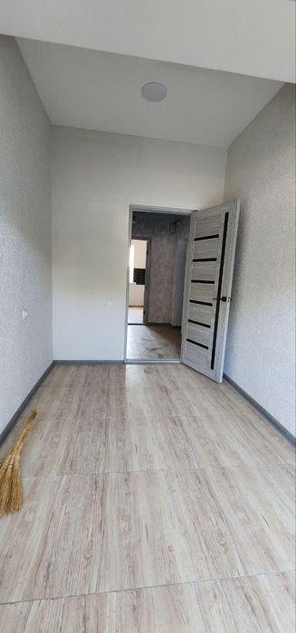 Алишеробод Продается квартира 3/1/3
