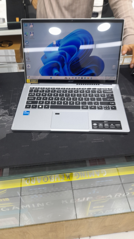 Acer Aspire 3 Spin 14 .  14 diaganal
