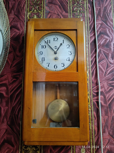 Настенные часы времён СССР