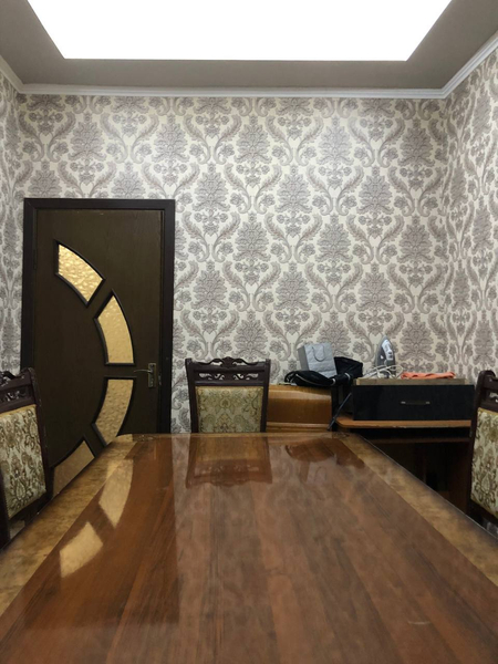Срочно продам стол и 10 стульев