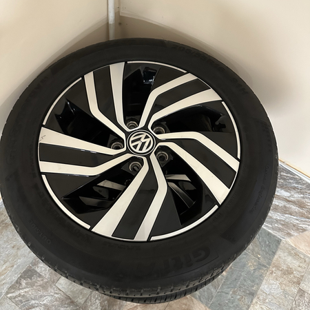 Sotiladi yahshi holatda r16 diska balon volkswagen