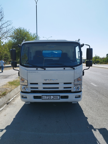 Isuzu да клениц, кум, кампот, вызов мусор