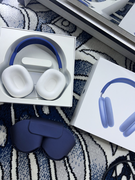 Apple AirPods Max Sky Blue
