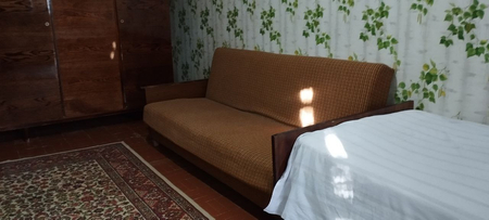 Продается шифоньер, кровать и диван