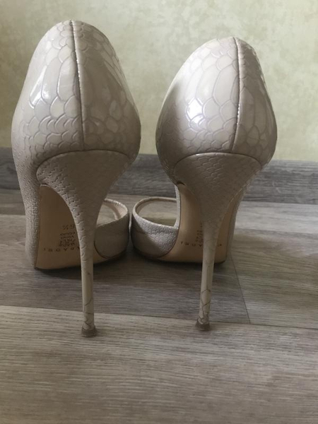 Kabluk tufli Casadei 38sm