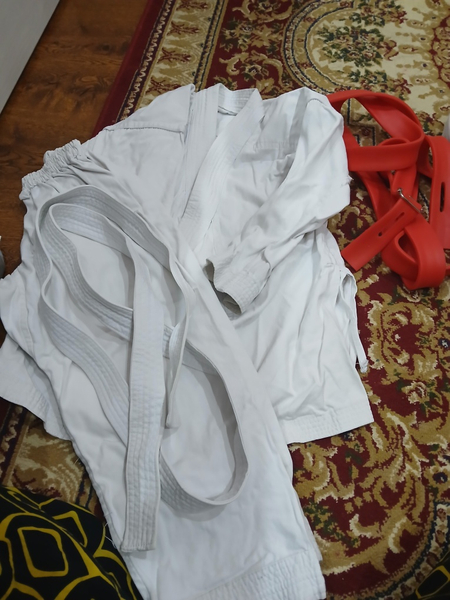 Karate kiym anjomlari yangidek