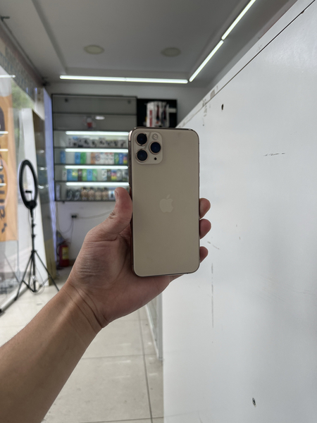 iPhone 11 pro gold ideal