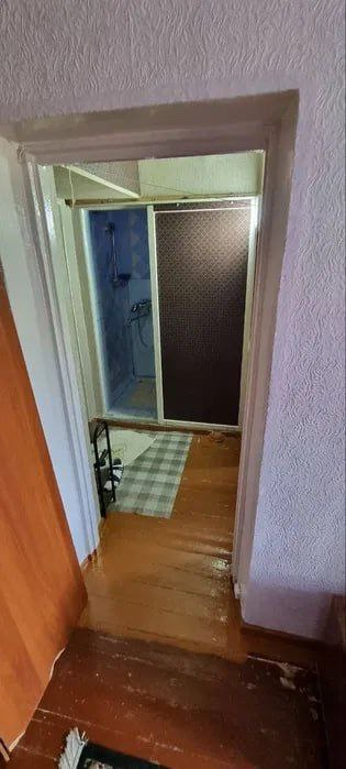 Uy sotiladi chilonzor 16ch balnitsya salamtina 1 xona 1 etaj