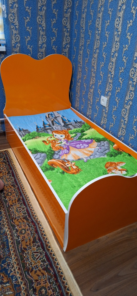 Bolalar mebeli shkaf, divan
