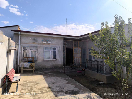 Zangiota tumani, Laylakxona ko\\\'chasidagi, 2.2 so\\\'tixli uy sotiladi