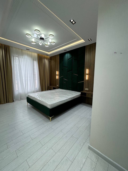 Продается Евро дом Ор-р: Комолон 220м2