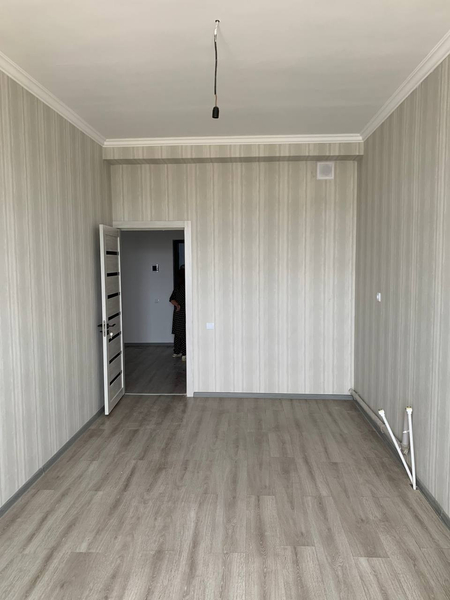 Yunusobod 10 daha, Uchqahramon krugi yonida